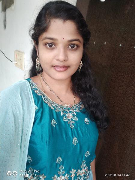 Hema Susmitha - I'm a homemaker, and i trained saree draping course, i have 8 years...