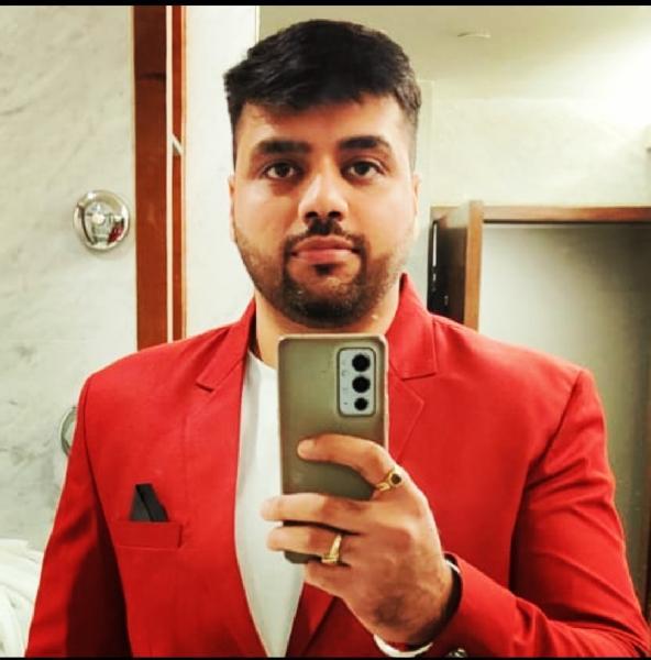 Akshay Mehta - 3+ year experience in trading.Good knowledge in charts ...