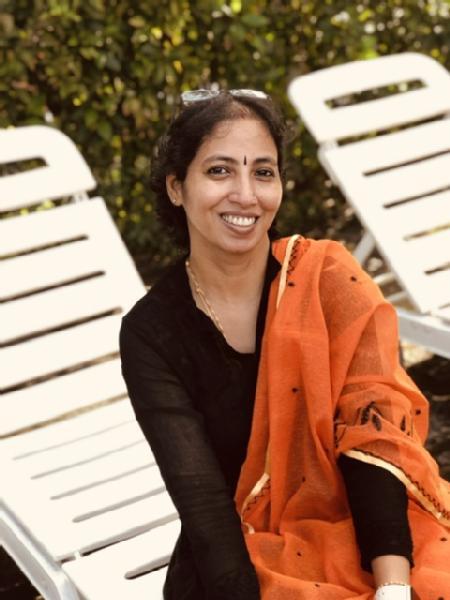 Aparna Rani - An Embroidery Enthusiast, Trying to Connect Territories ...