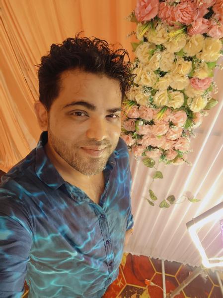 Vishnu Karoth - Dental doctor with 5 years of experience in Club Road ...