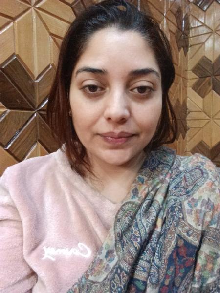 Iram Aslam - Online Tutor in Bemina, Srinagar for Class I-V Tuition