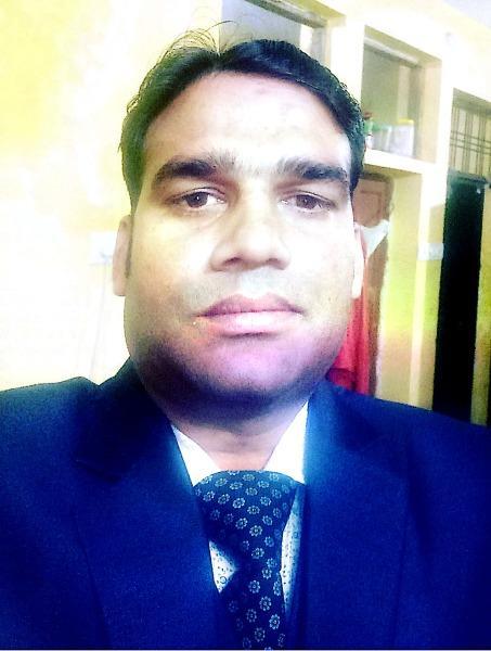 Dr. Moin Ahmad - Home Tutor in Preeti Nagar, Lucknow for Class 12 Tuition