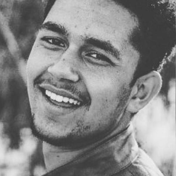 Rauhan Malik - Im a singersongwritter who can teach you guitar and ...